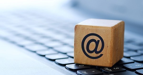 Некоторым белорусским компаниям нужно сменить e-mail. Как это сделать ...